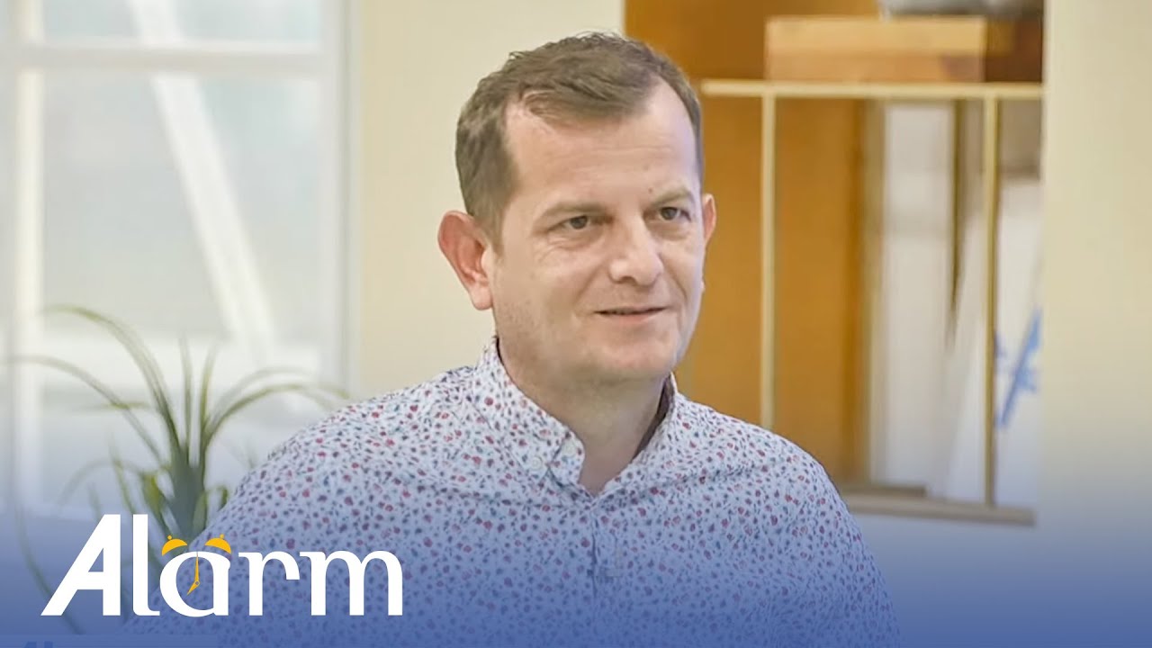 N'frekuencë me Robin - YouTube