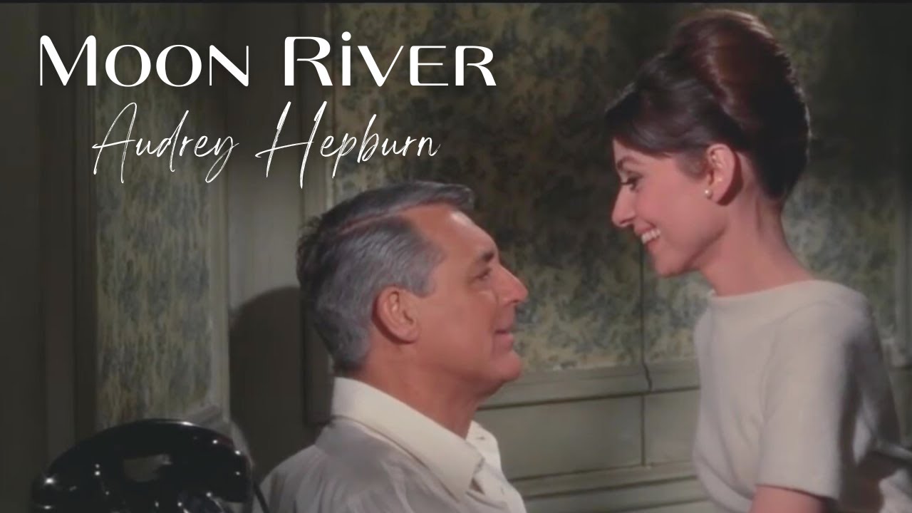 Moon River - Audrey Hepburn (tradução) 4K - YouTube