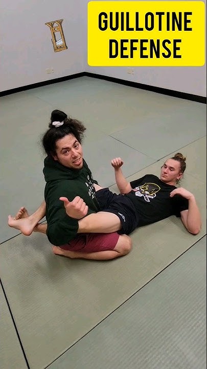 The Best GUILLOTINE CHOKE ESCAPE for White Belts! #bjj #jiujitsu #guillotine #chokehold - YouTube