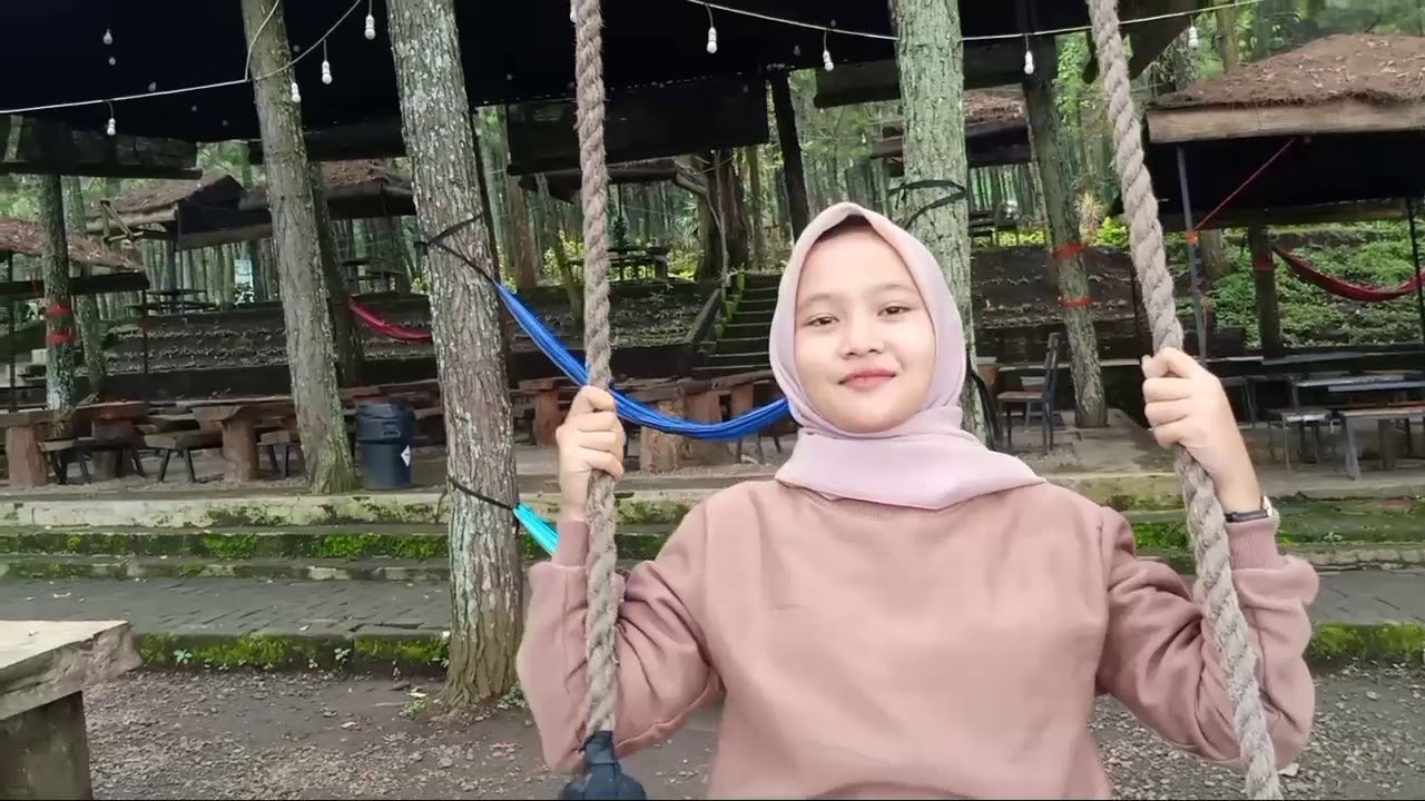 Cafe Pinus , Batu Malang - YouTube