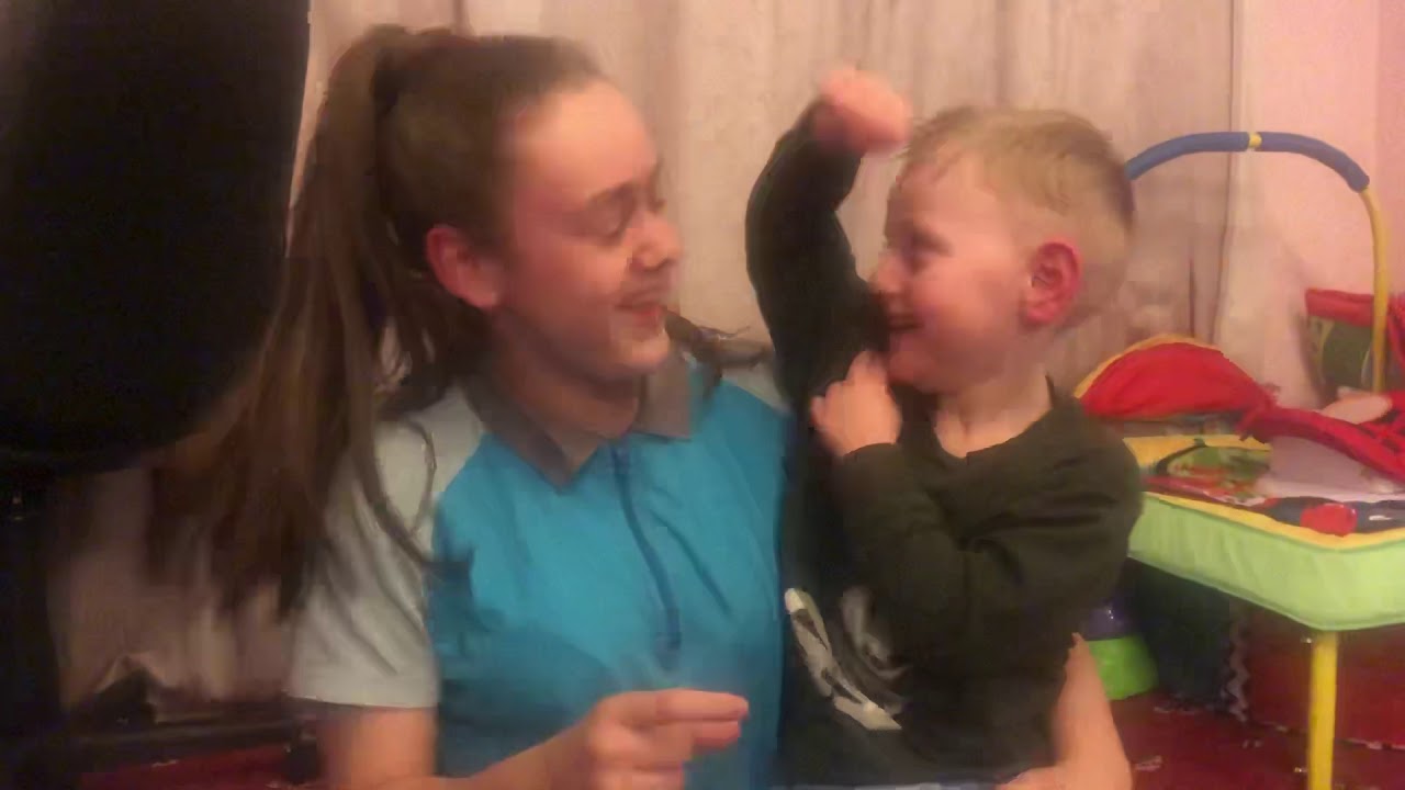 Sign along with us - Owl - Jade and Christian Kilduff - YouTube