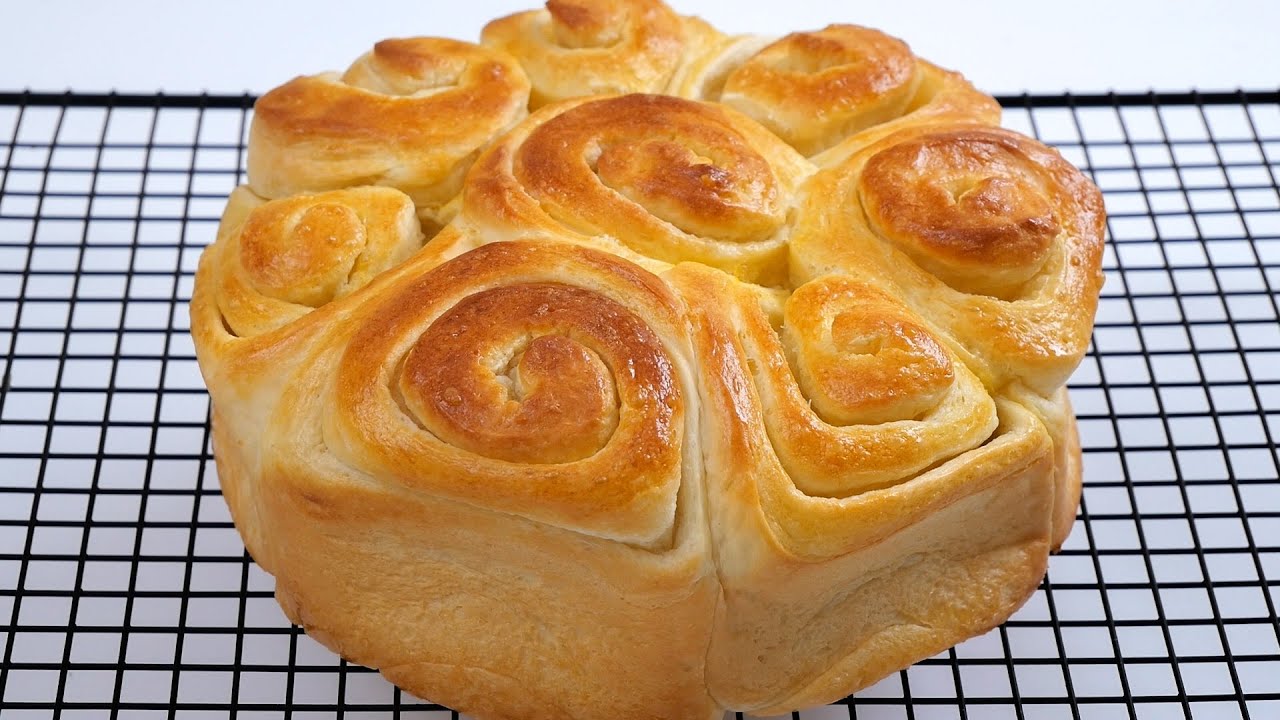 手撕面包丨Torn bread 太简单了，简易版手撕面包，轻松揉面，一样松软又拉丝【晓娴de烘焙时光Bakery Life】 - YouTube