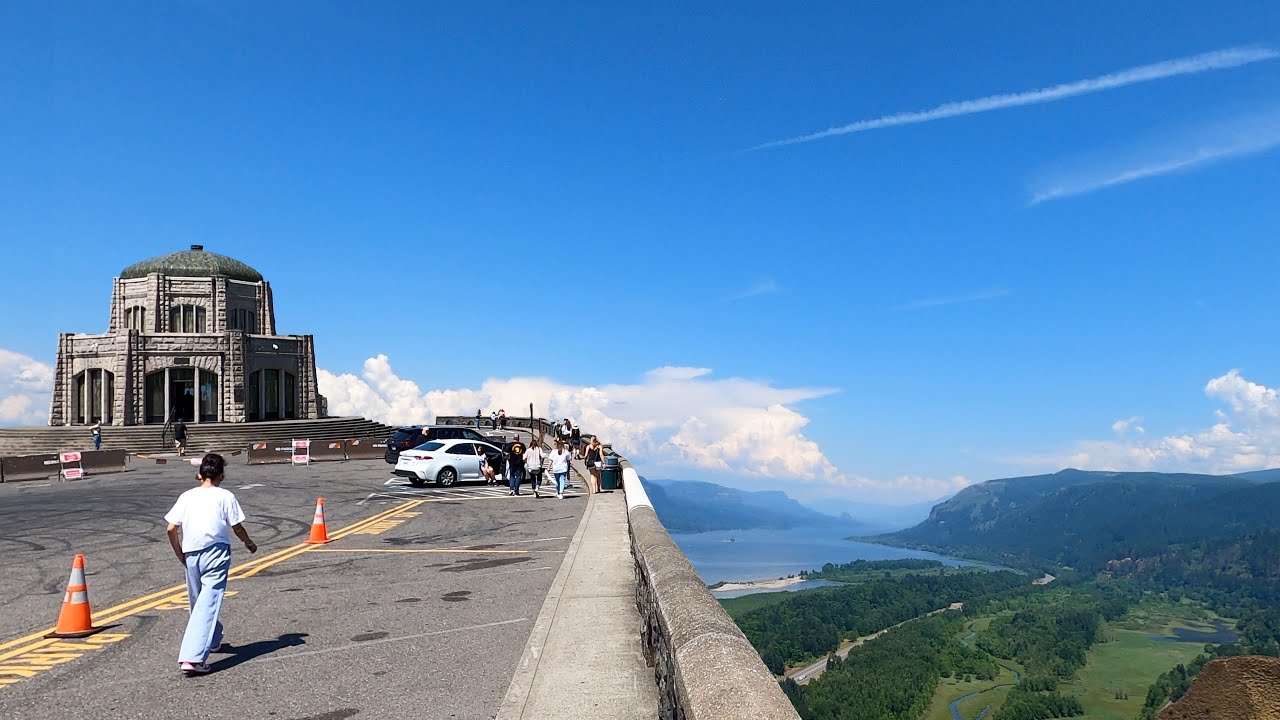 The Scenic Vista House at Crown Point in Oregon - YouTube