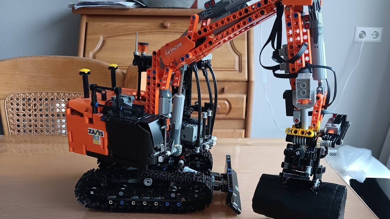 technic lego rc hitachi 85us met engcon draaikantelstuk - YouTube