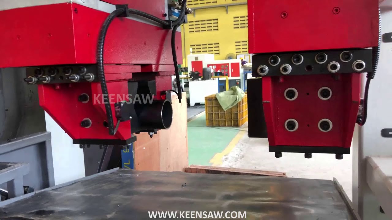Rotary pipe cutting machine roller tube pipe cutting machine - YouTube
