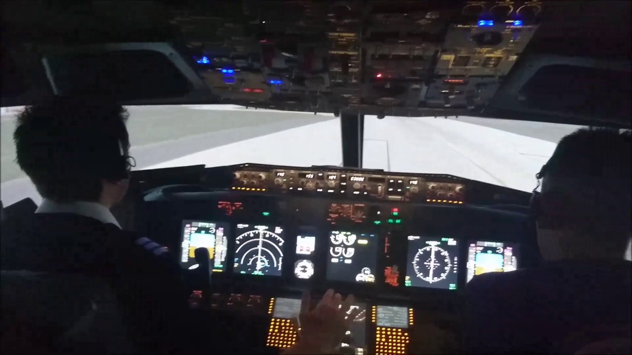 Virtual Flight Experience Landing EGNM - YouTube