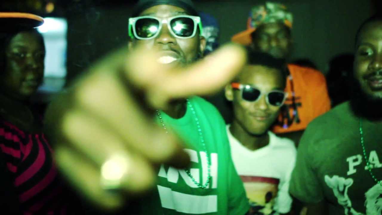 Freaking Weekend [Official Video] - Qadeem Wali ft Murda Muhamm - YouTube