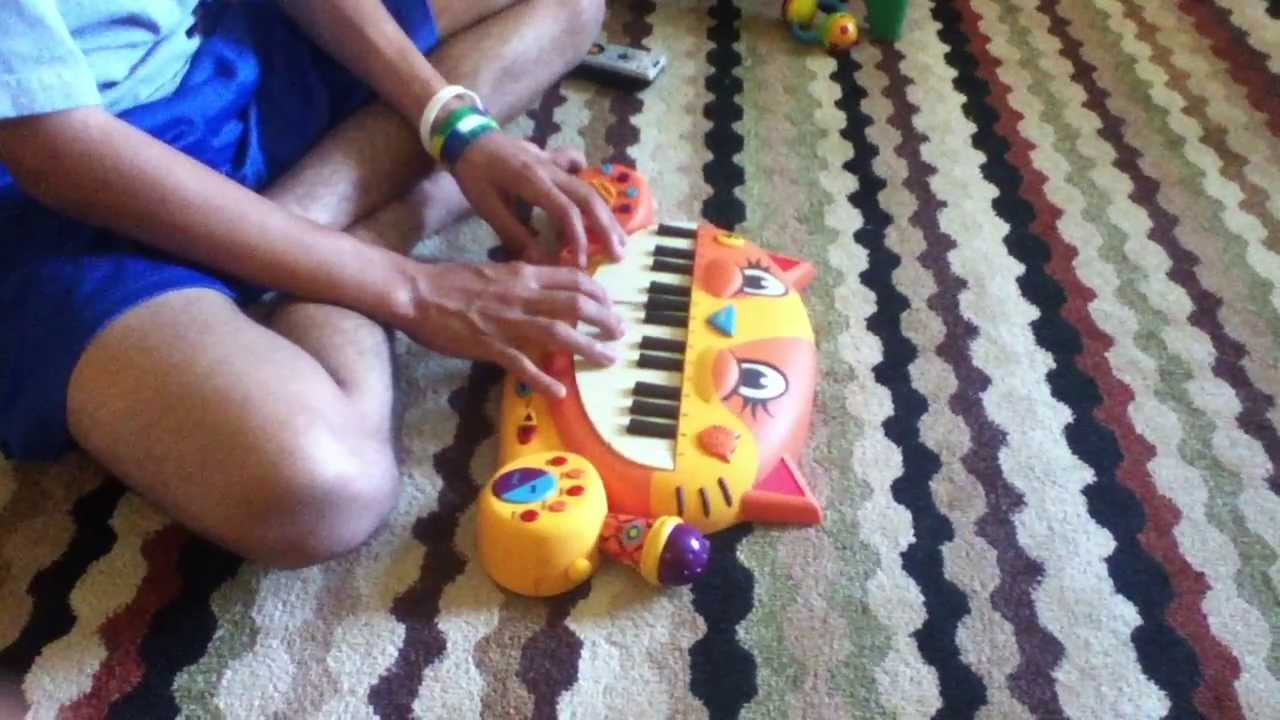 Keyboard cat toy - YouTube