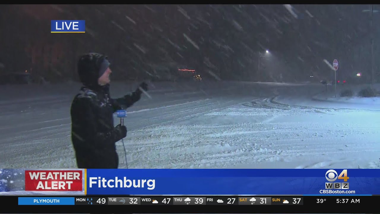 Roads Slick As Snow Falls In Fitchburg - YouTube
