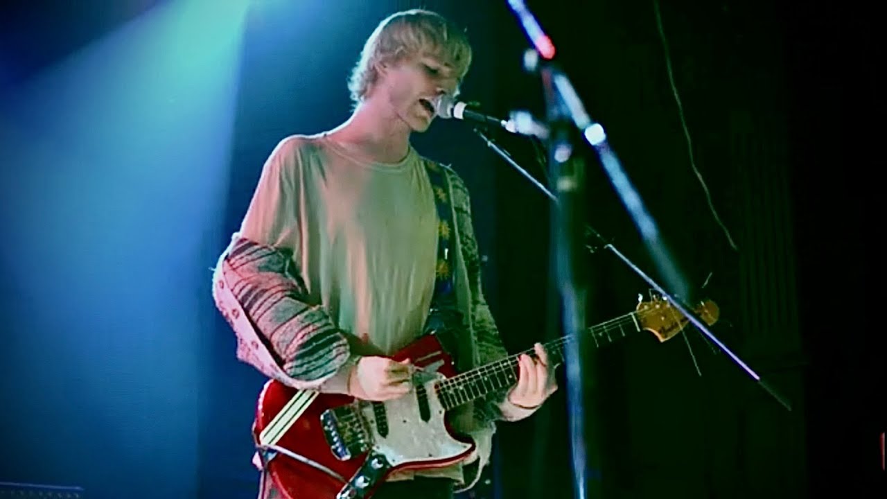 The Jins - She Said (Live At Christmas Mega Rager) - YouTube