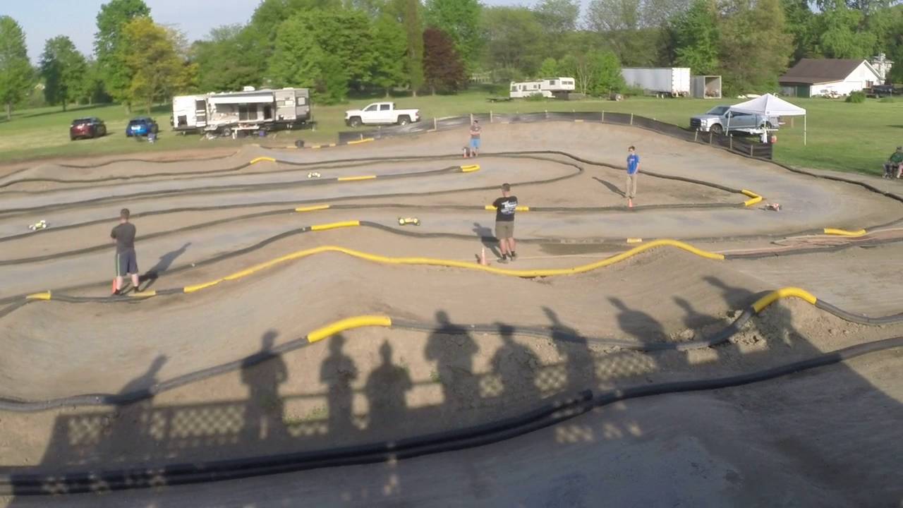 Ian Cameron TARCAR Nitro vs Electric Truggy A1 - YouTube