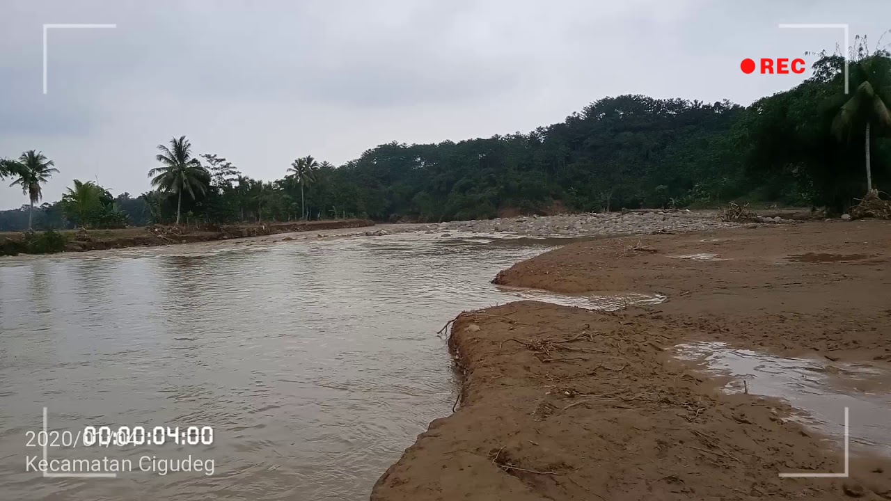 Muara Beach pantai dadakan - YouTube