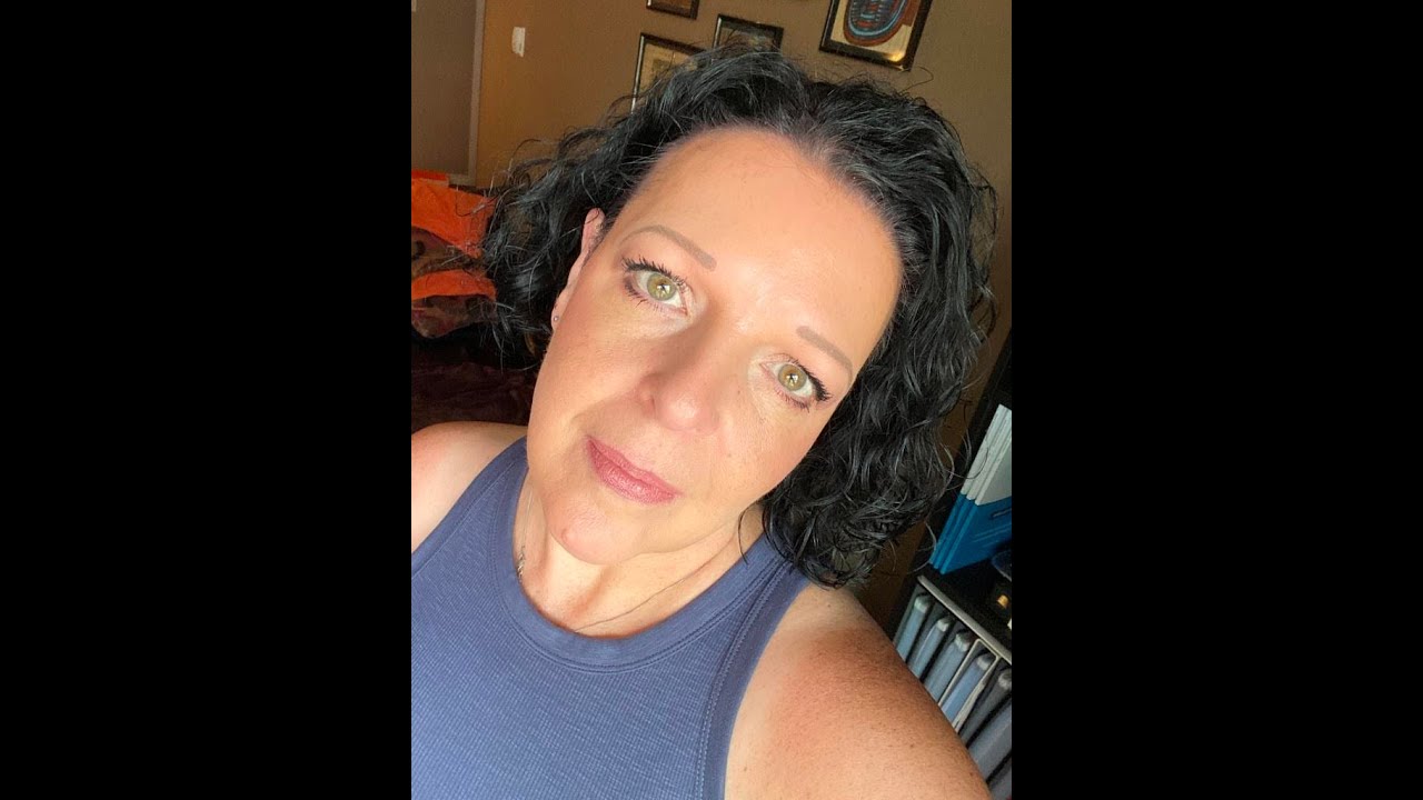 Learn the verb "to sip" - YouTube