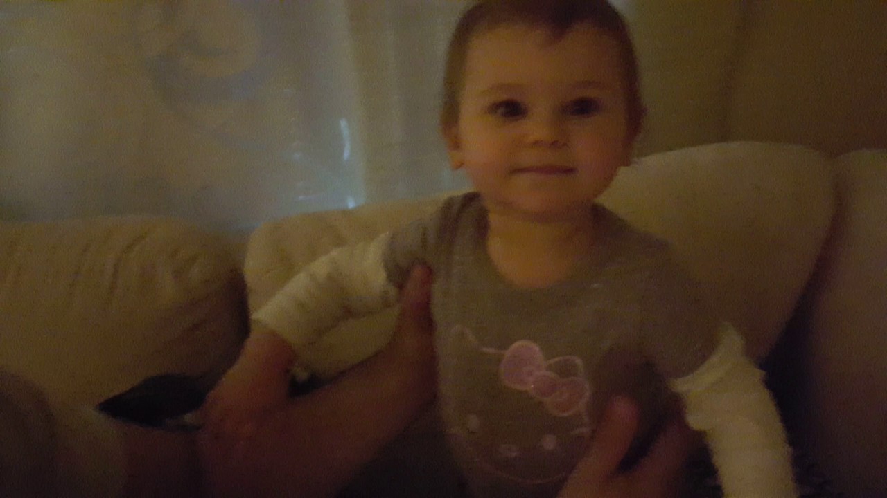 Baby calling her daddy - YouTube