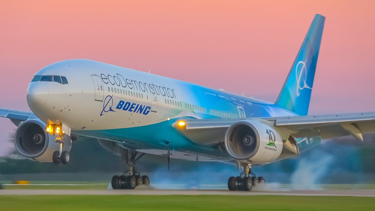 Oshkosh BIG Arrivals and Departures (A330neo, 777 Demo) EAA AirVenture ...