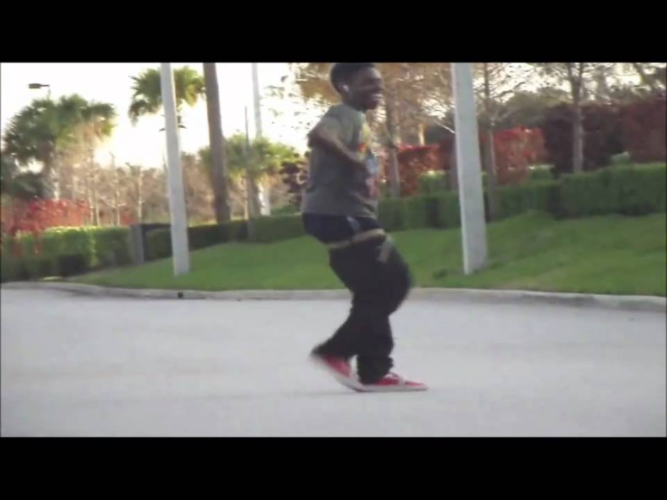 Fame Ent. - Lil Philly (Get'N OFF) - YouTube