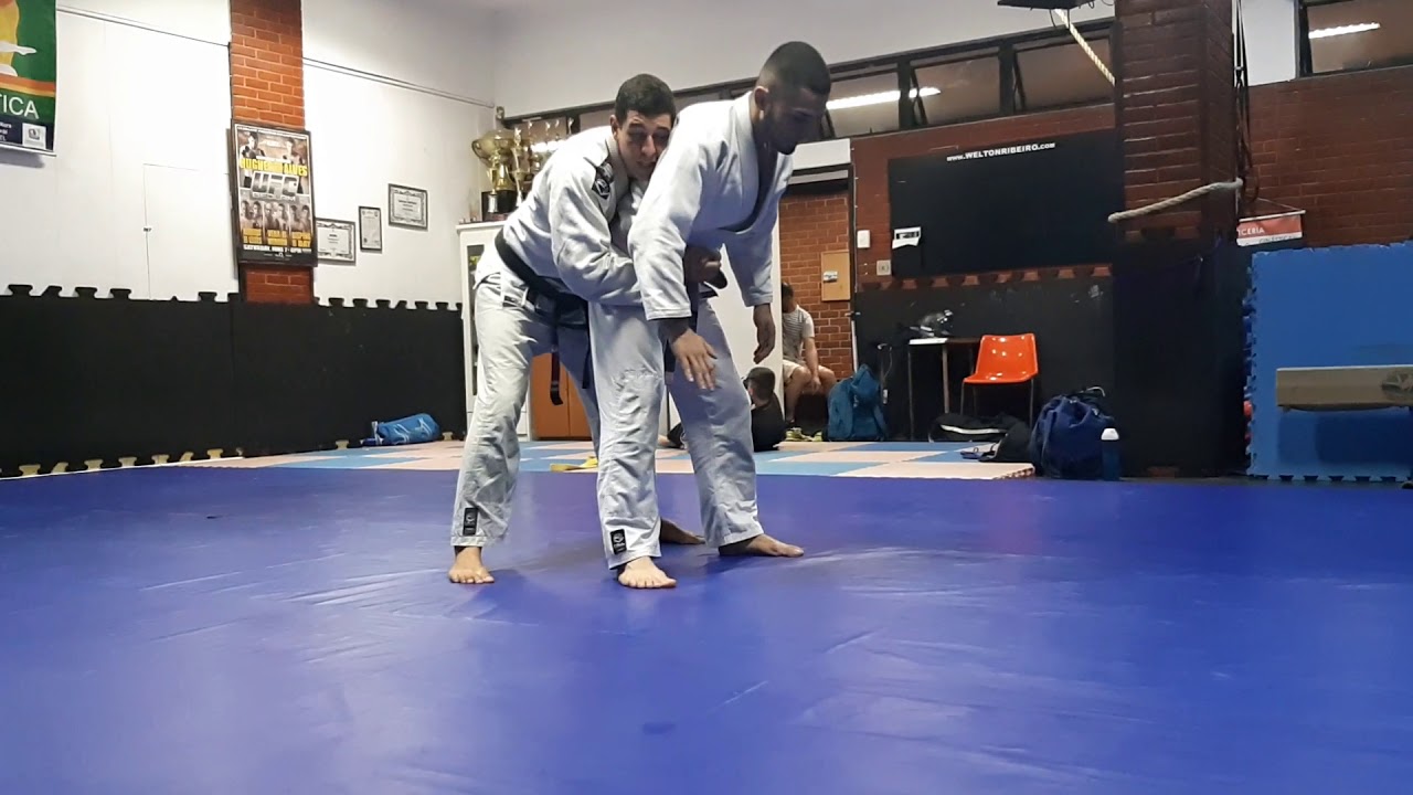 Queda pelas costas - YouTube