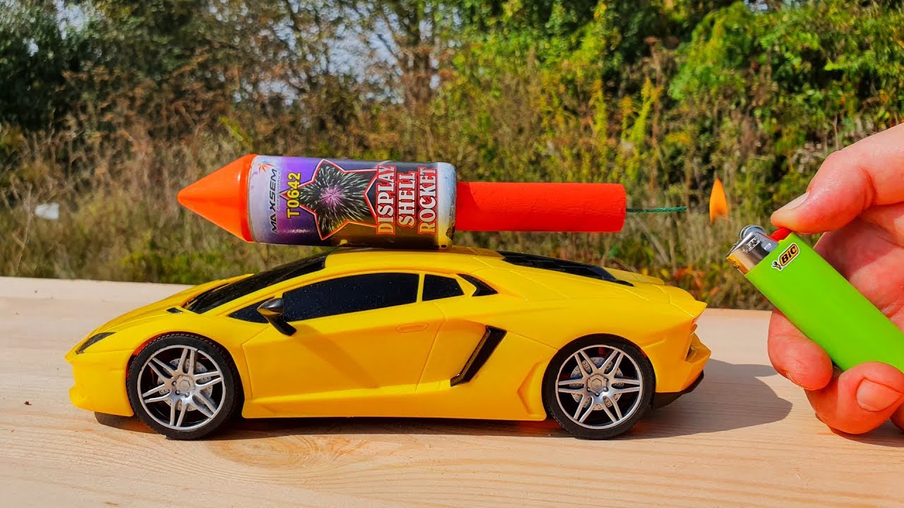 EXPERIMENT XXL ROCKETS WITH TOY CAR LAMBORGHINI - YouTube