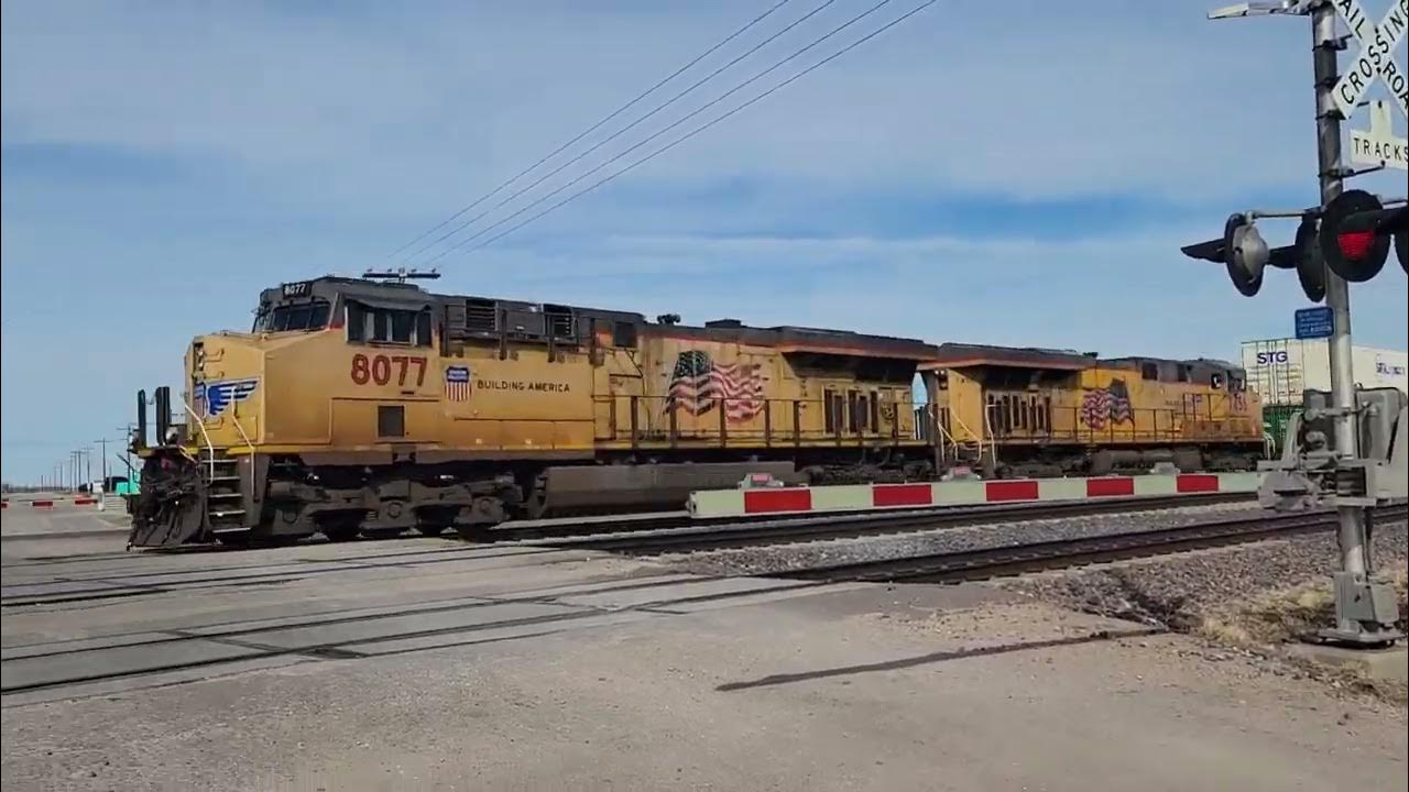 5th Ave Crossing Kearney Nebraska - Virtual Railfan Camera - Union Pacific Trains - YouTube
