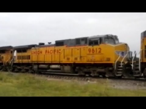 Union Pacific Dash 9 on a Rock Train at Saginaw, TX (September 13, 2014) - YouTube