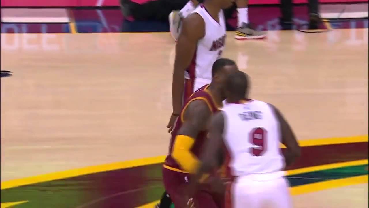 Lebron James and Dwayne Wade Handshake 👌🏼 - YouTube