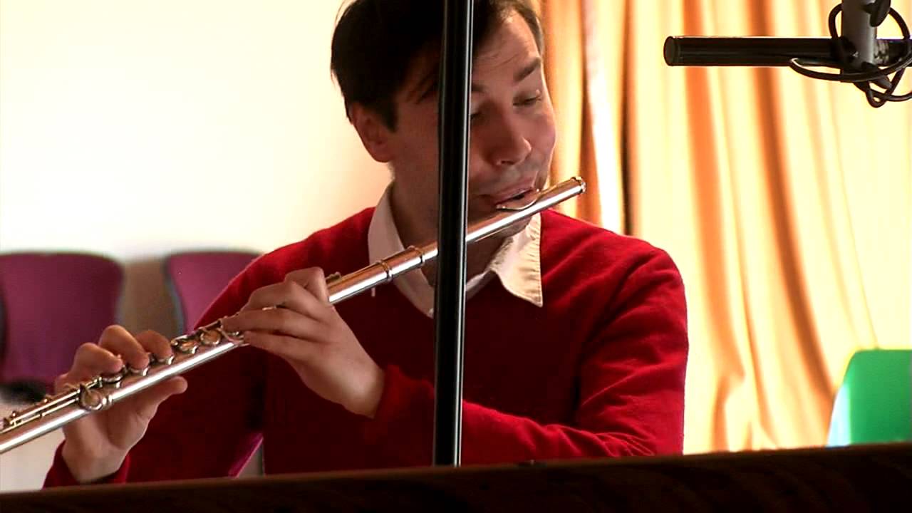 ADAM WALKER (flute) VOCALISE - YouTube