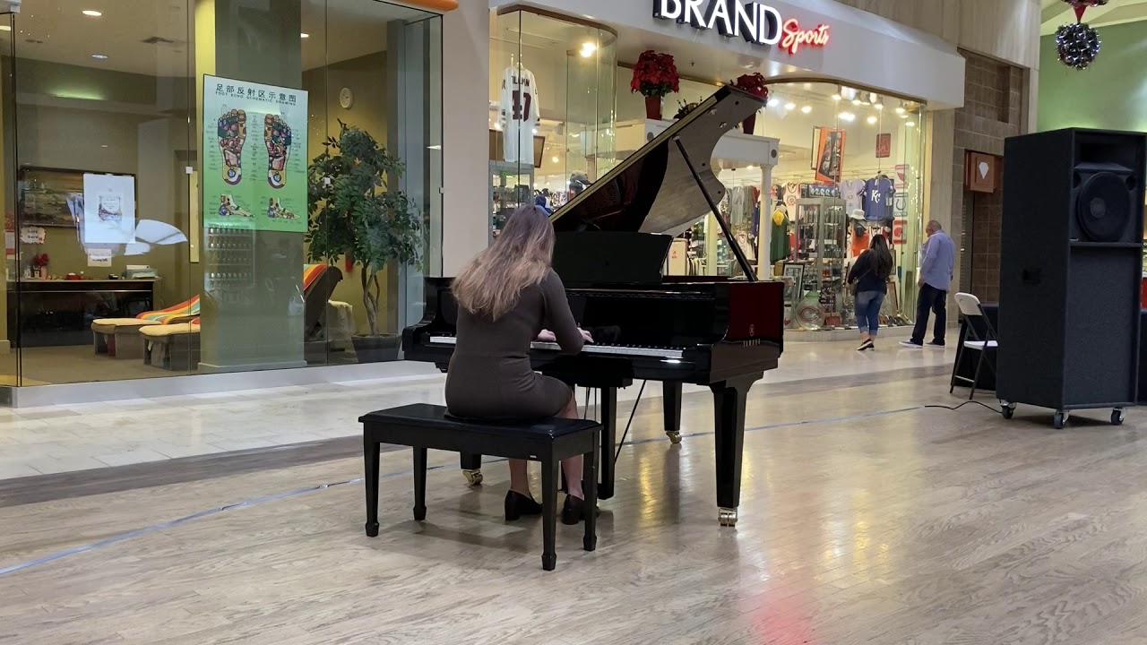 Erica Music at the Mall - YouTube