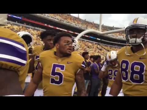 Watch LSU coach Les Miles, players run to locker room before game - YouTube