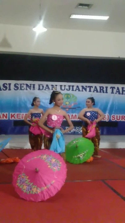 Tari Bondan payung sanggar YKS solo melestarikan budaya Jawa - YouTube
