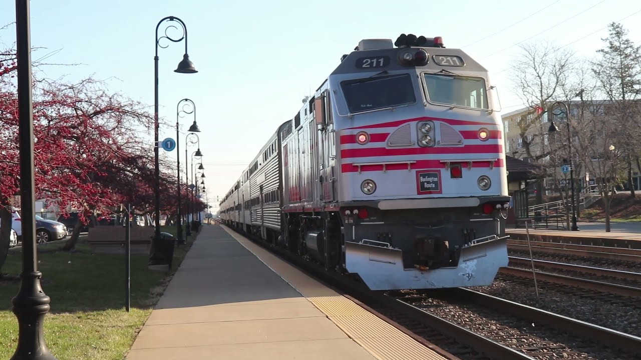 Metra 211 (Burlington Route) In Downers Grove IL - YouTube