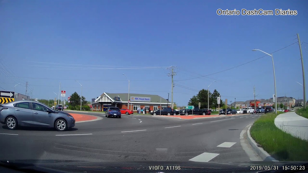 Roundabout confusion - Cambridge Ontario - YouTube