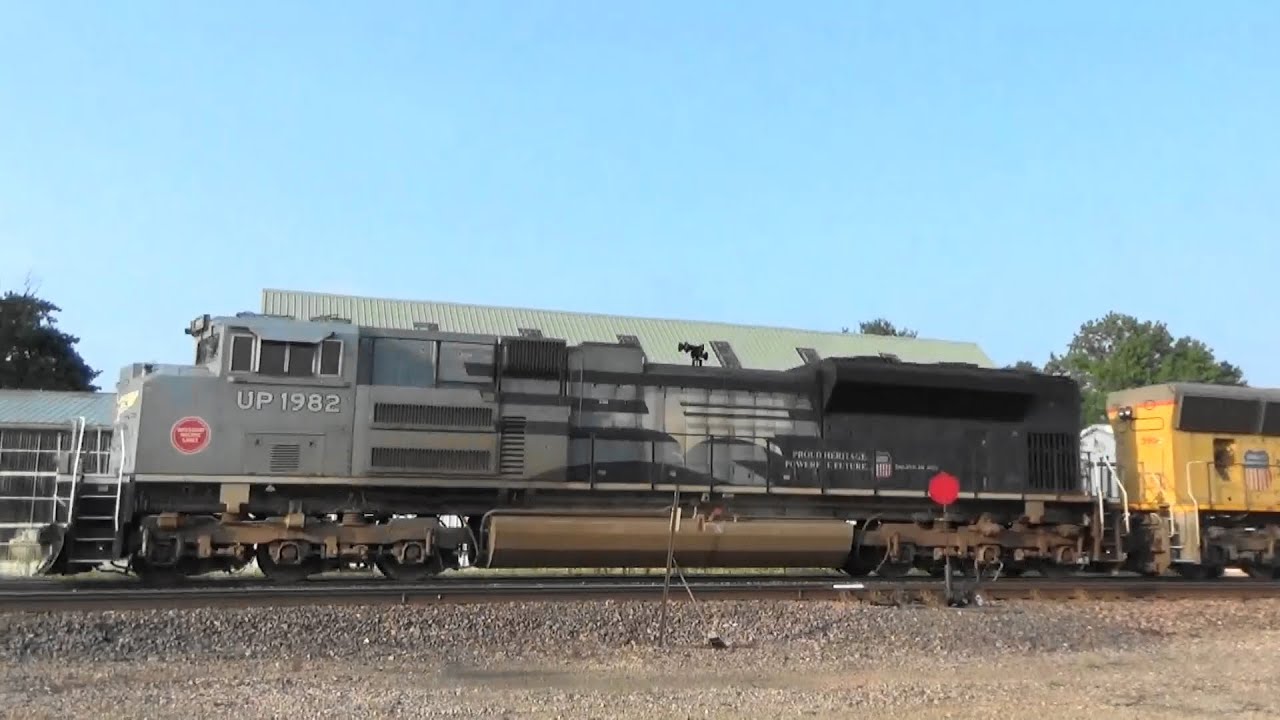 UP 1979 "We Are One" Unit & 1982 (MoPac), 8/1/2021 - YouTube