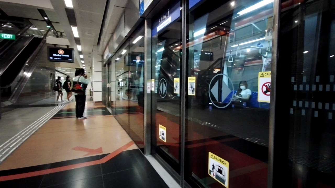 Singapore MRT ride from Mountbatten to Bras Basah train station - YouTube