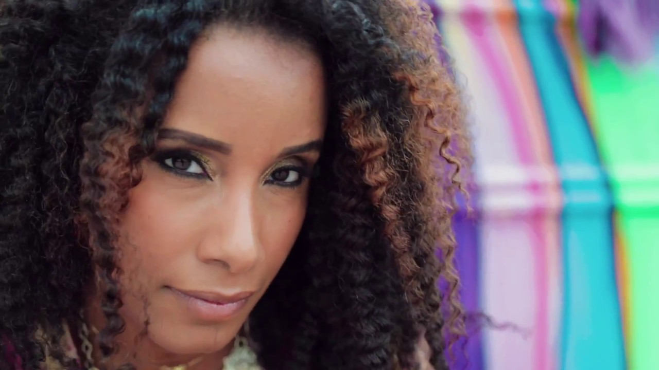 Wild Artistry Gypsy JunQue - YouTube