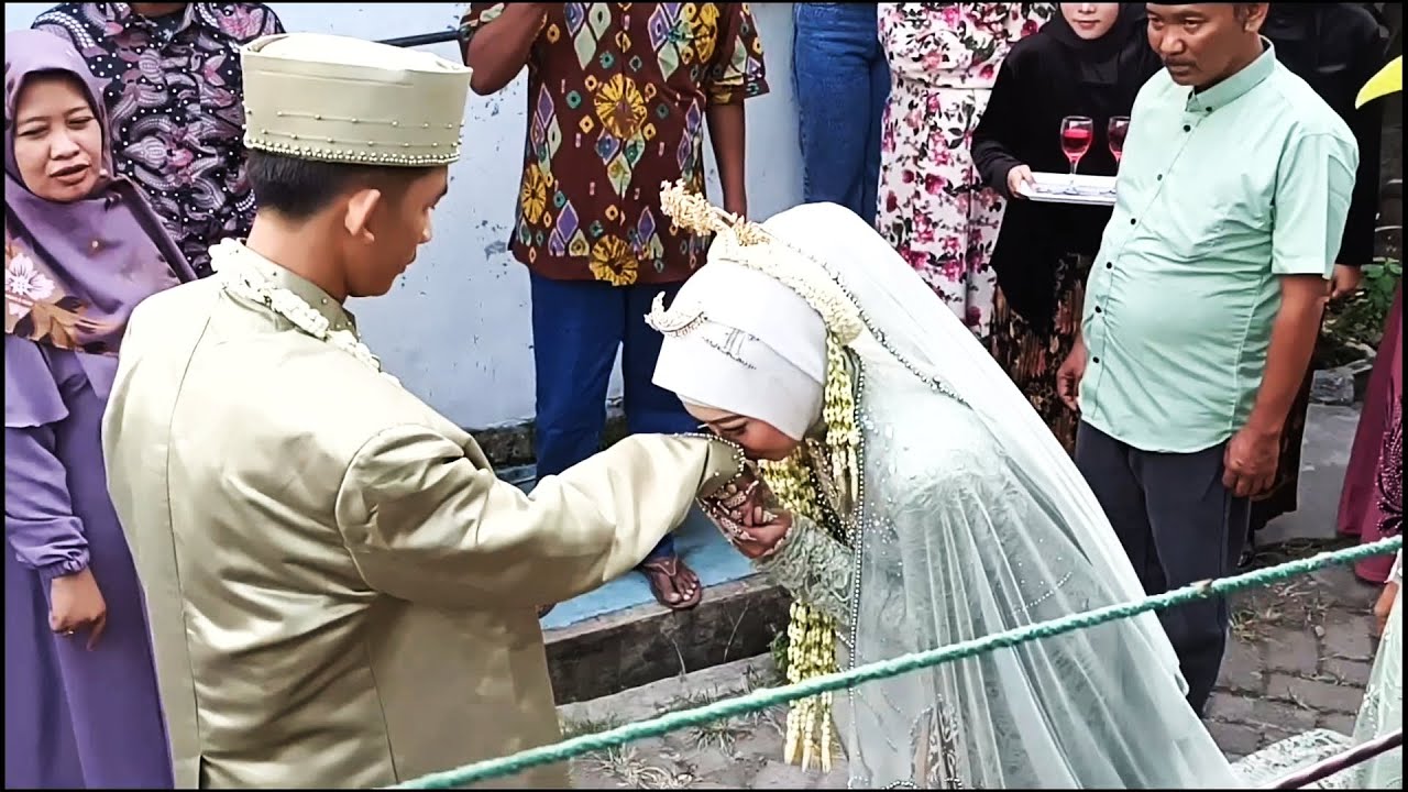 Acara pernikahan temu manten adat Jawa timur - YouTube