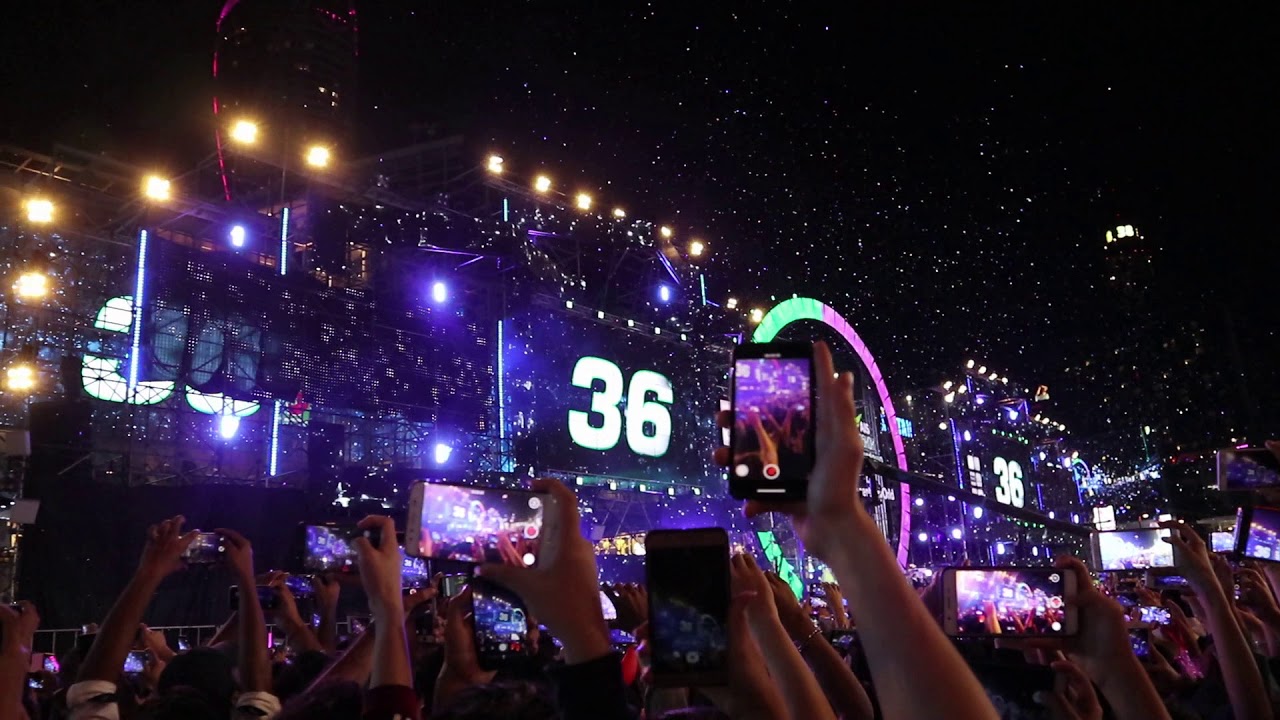 BANGKOK THAILAND COUNTDOWN 2019 @CENTRAL WORLD - YouTube