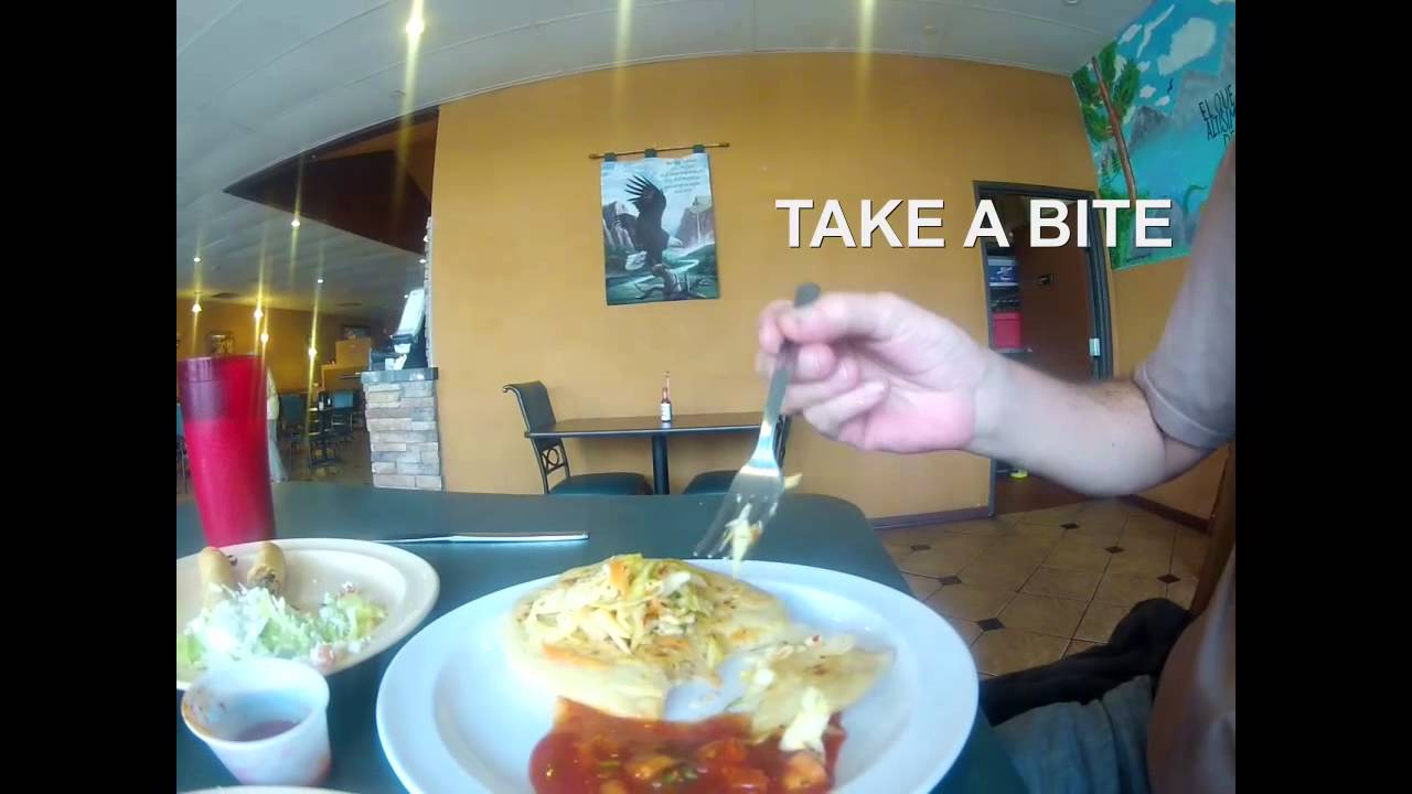How to eat a pupusa - YouTube
