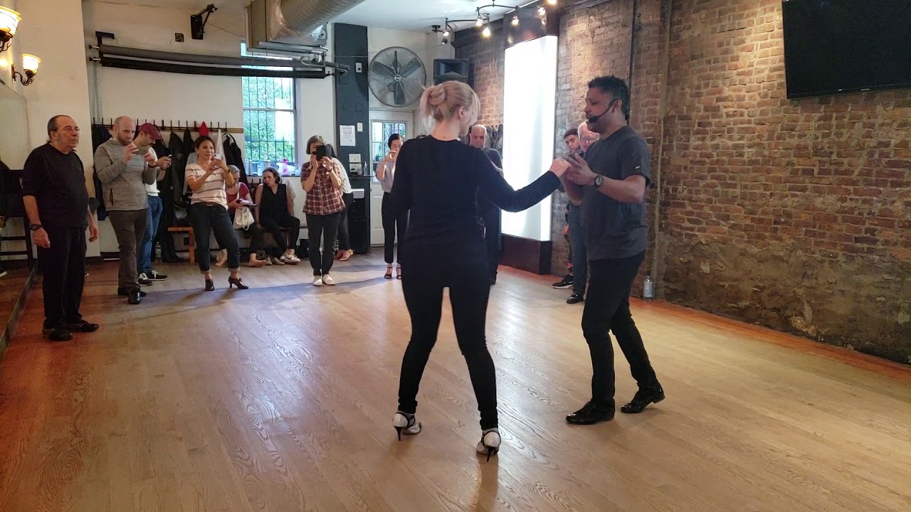 Salsa On2 Demonstration at Salsa Salsa Dance Studio - YouTube