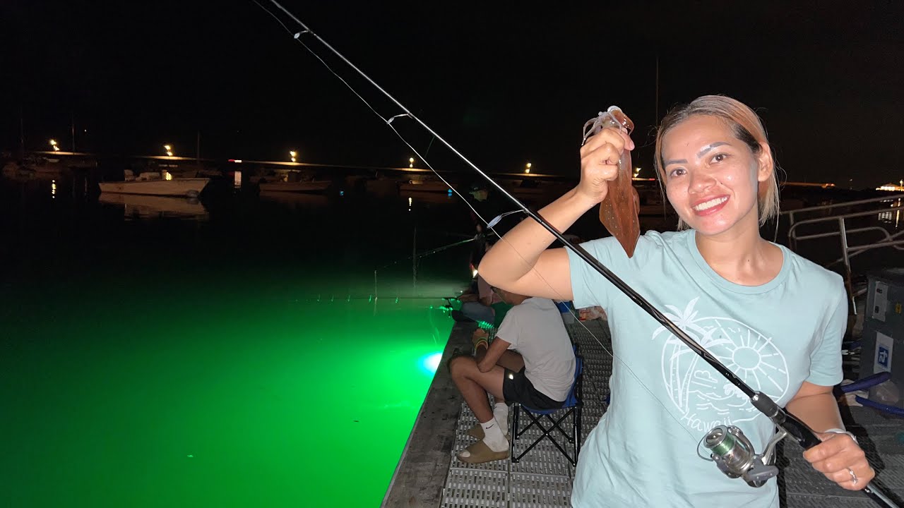 Night Squidding Marblehead, Mass. ស្ទូចមឹក🦑🐙កណ្តាលយប់នៅបោសស្តិន ...