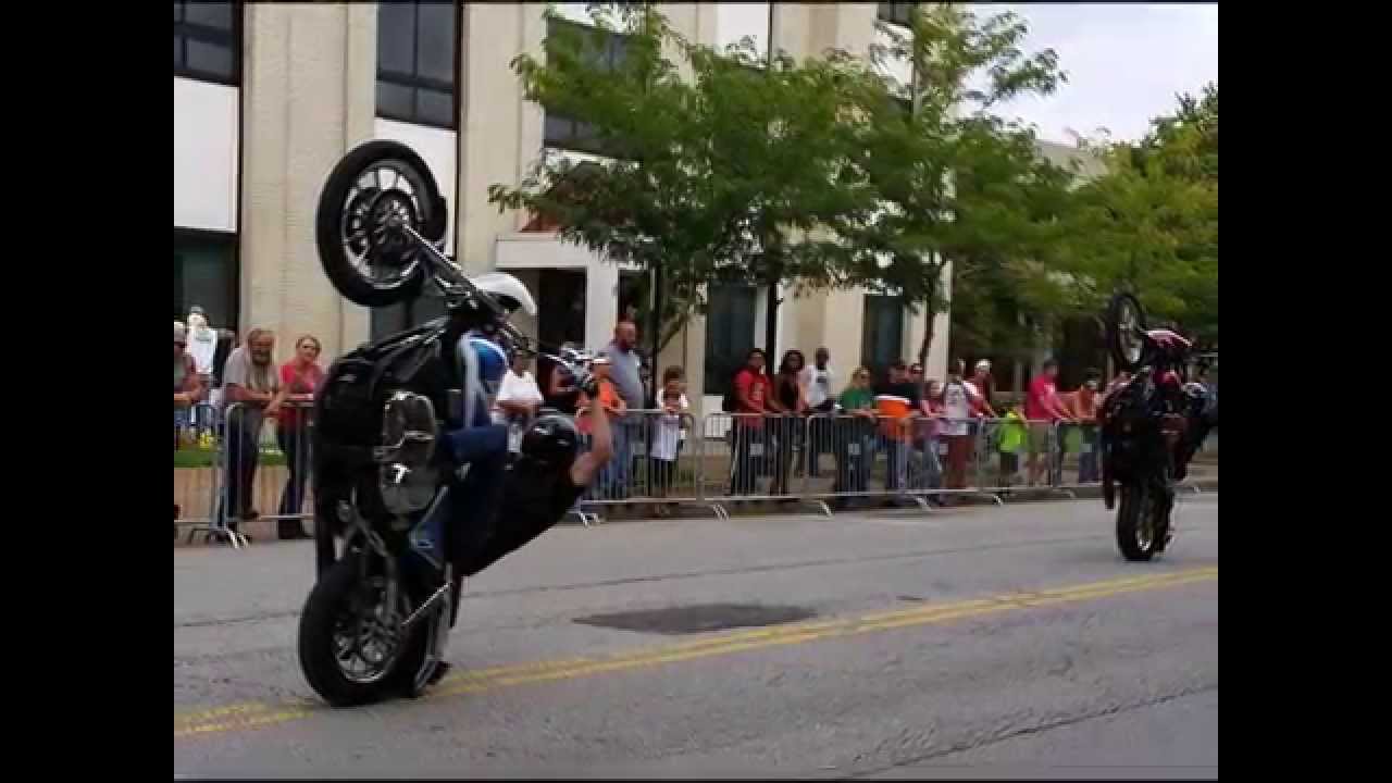 Harley-Davidson Wheelies Burnouts Power Slides Stunts - YouTube