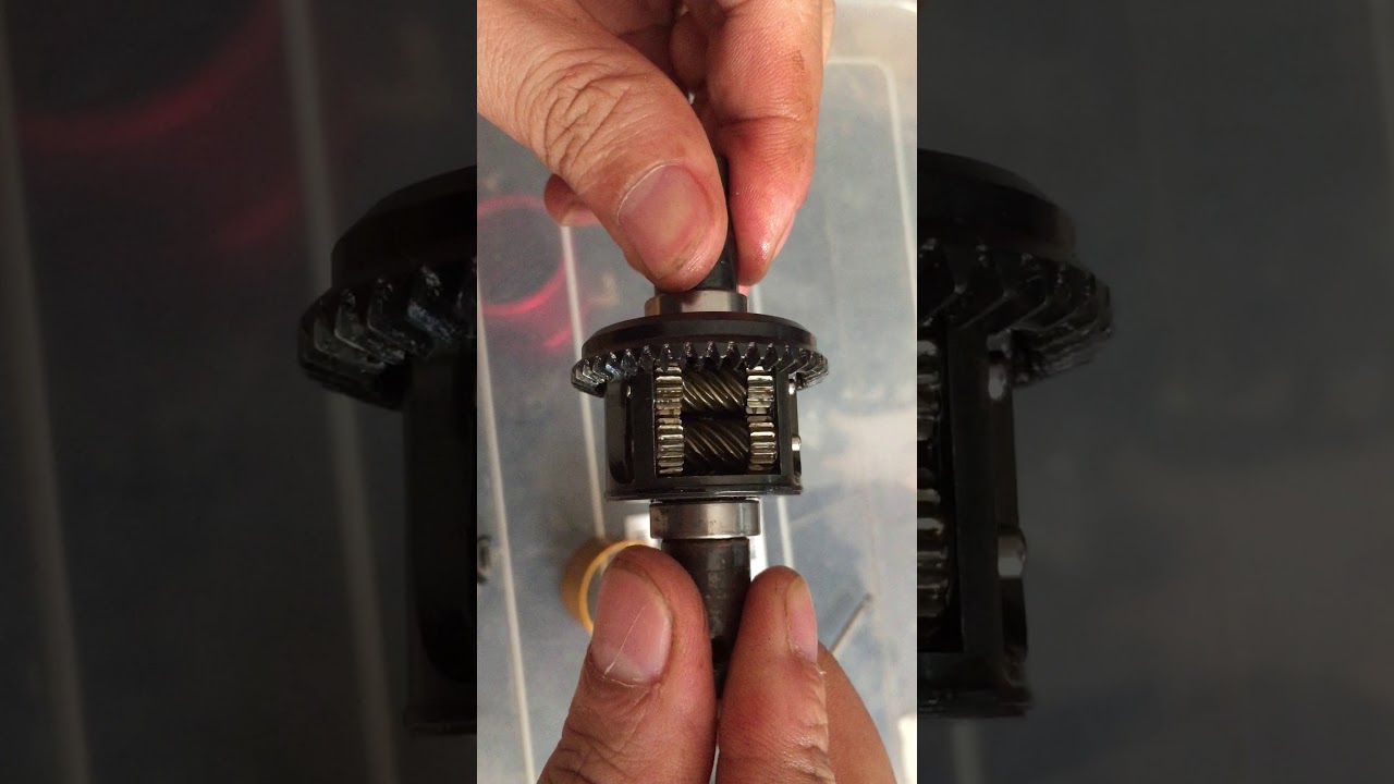 Torsen Differential RC 1/8 - YouTube