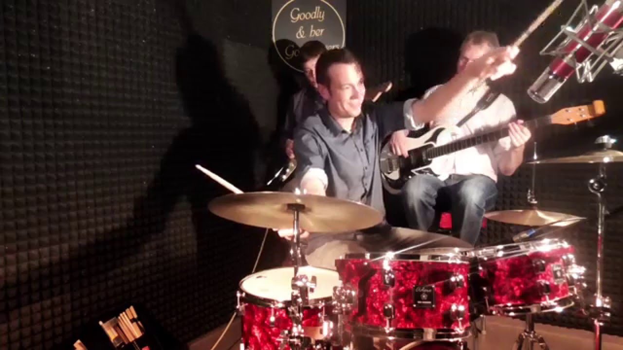 Foot Tapper (The Shadows) - Cover by The Goodlingers - YouTube