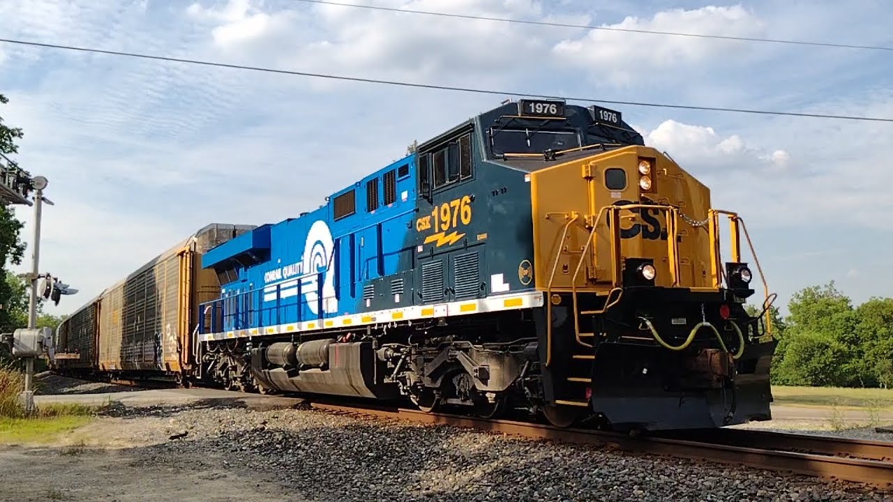 CSX M205 With CSX 1976 Conrail Heritage Unit And CSX 911 - YouTube