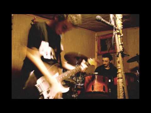 Üç Maymun (Kaan Boşnak) - Küçük Kız