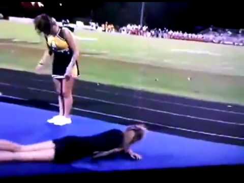 Epic Cheerleader Fail! - YouTube