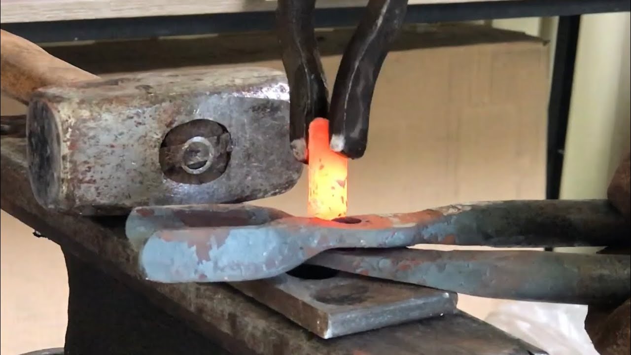 Blacksmithing - Riveting and finishing some new tongs - YouTube