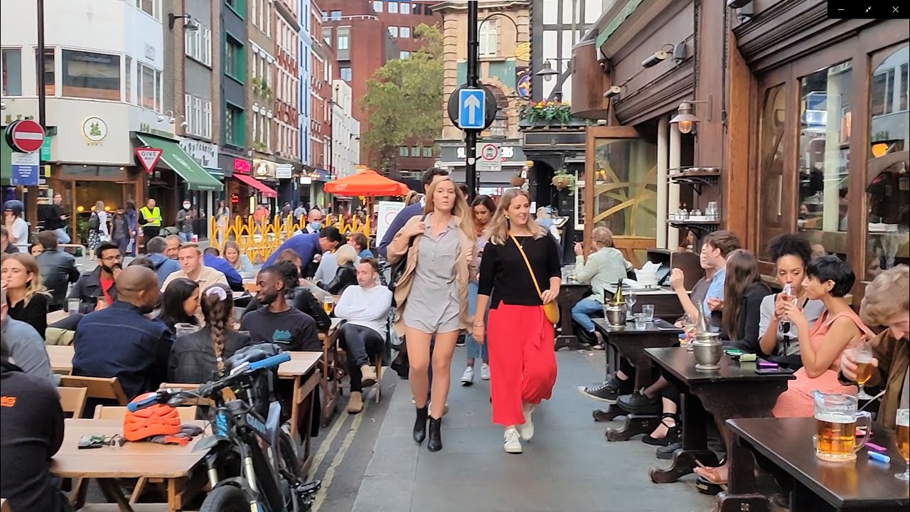 London Evening Walk in Busy SOHO and its Bars and Restos - YouTube