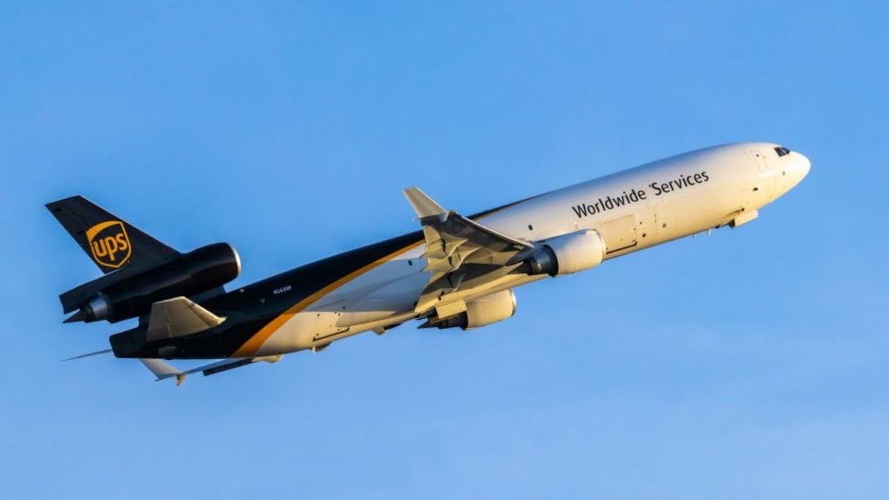 UPS 2976 Crash footage 3 (Footage and thumbnail from X.) - YouTube