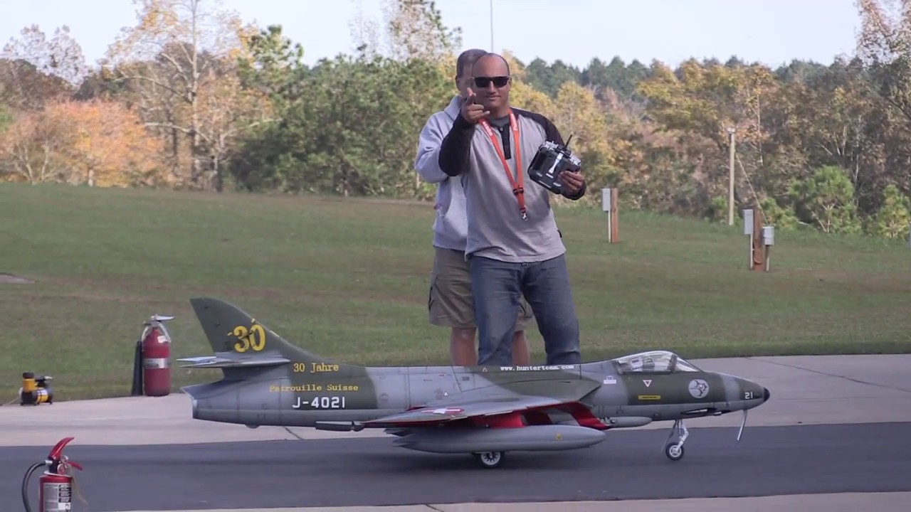 Marcio Jorge - Top RC Model Hawker Hunter - 11-3-2018 - YouTube