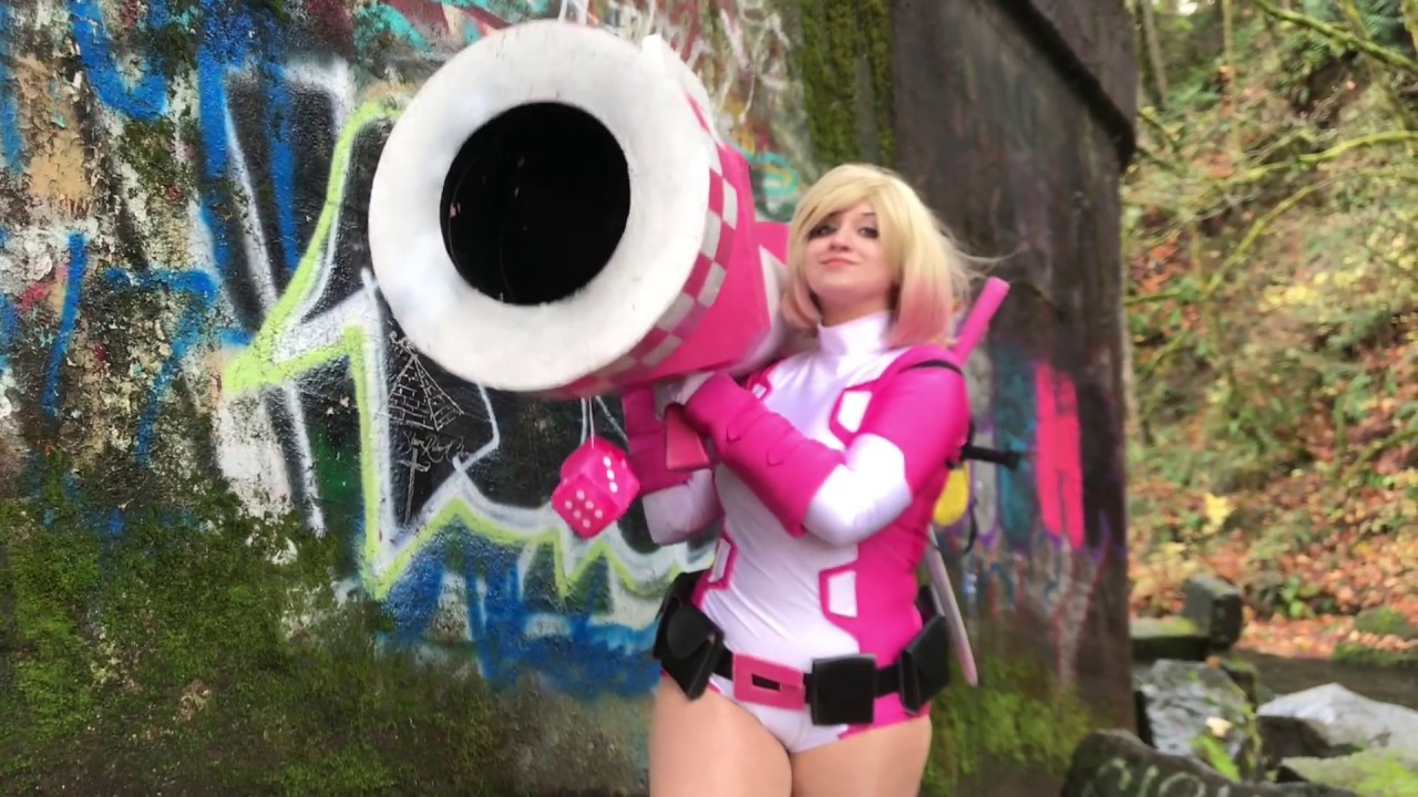 Cosplay Showcase: Gwenpool - YouTube